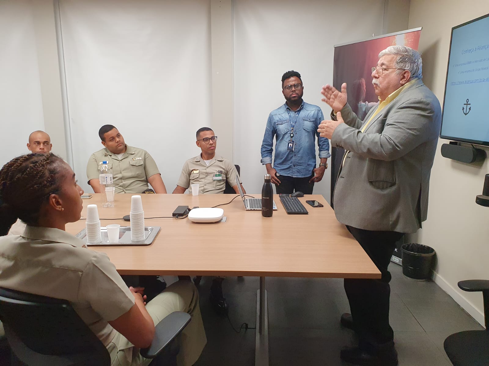 CONVÉS PRINCIPAL - Feira de Profissões: oportunidade para conhecer a ...