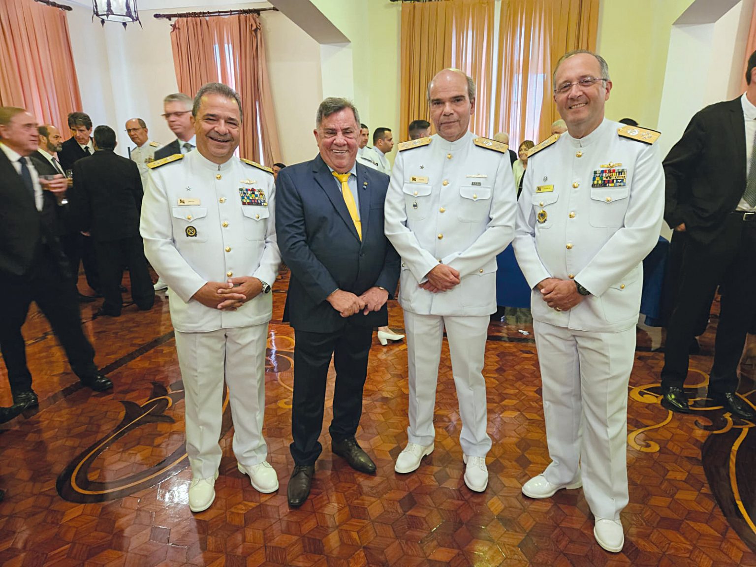 NAVEGAÇÃO EM FOCO - Almirante de Esquadra Edgar Barbosa toma posse ...